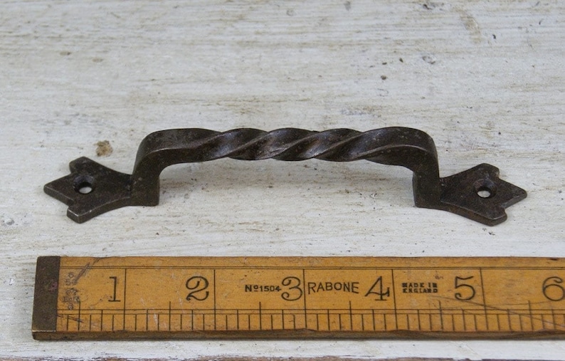 GOTHIC TWIST \ Cast Iron Pull Handle 145mm \ Rustic Wrought Industrial ...
