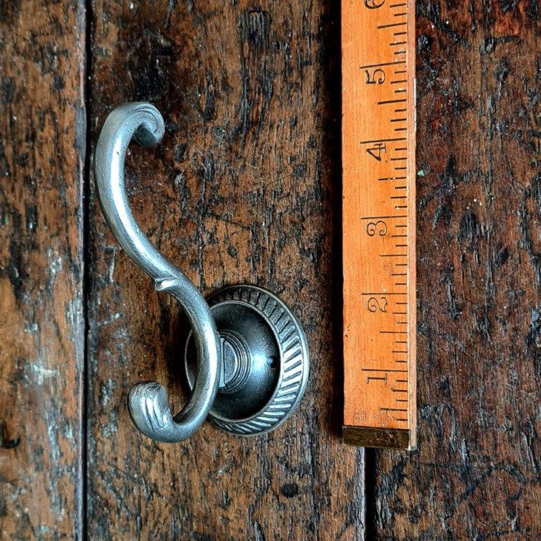 ADMIRAL Cast Iron Double Coat Hook Antique Style Rustic Industrial ...