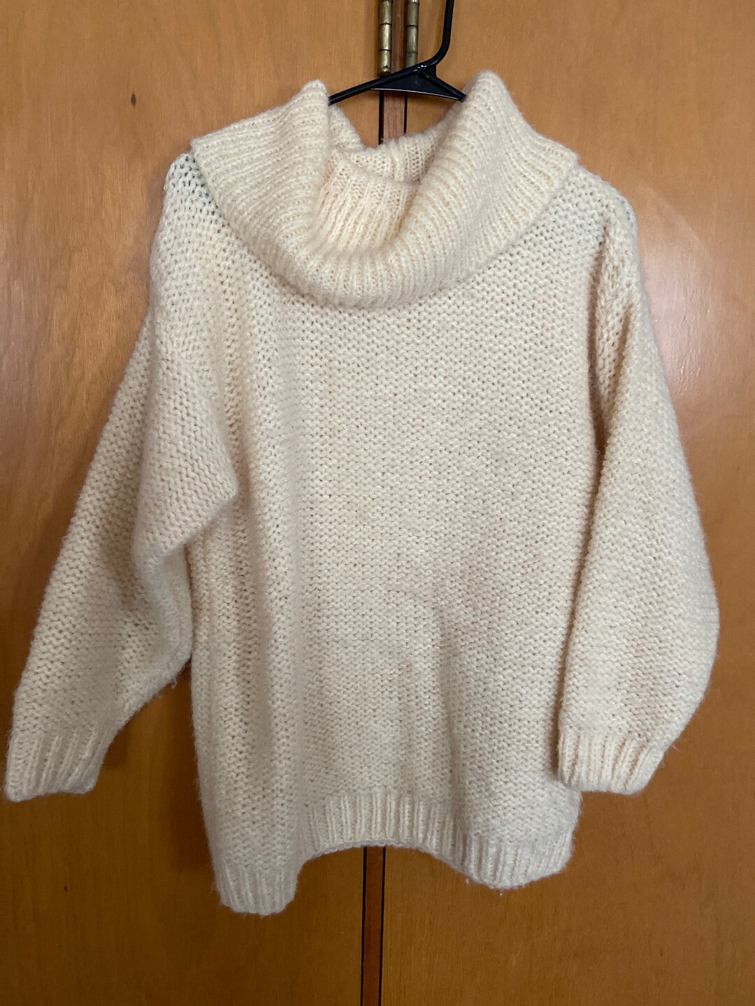 Ladies Mohair,collage by Hand Size Medium Creamy White Knit Pullover ...