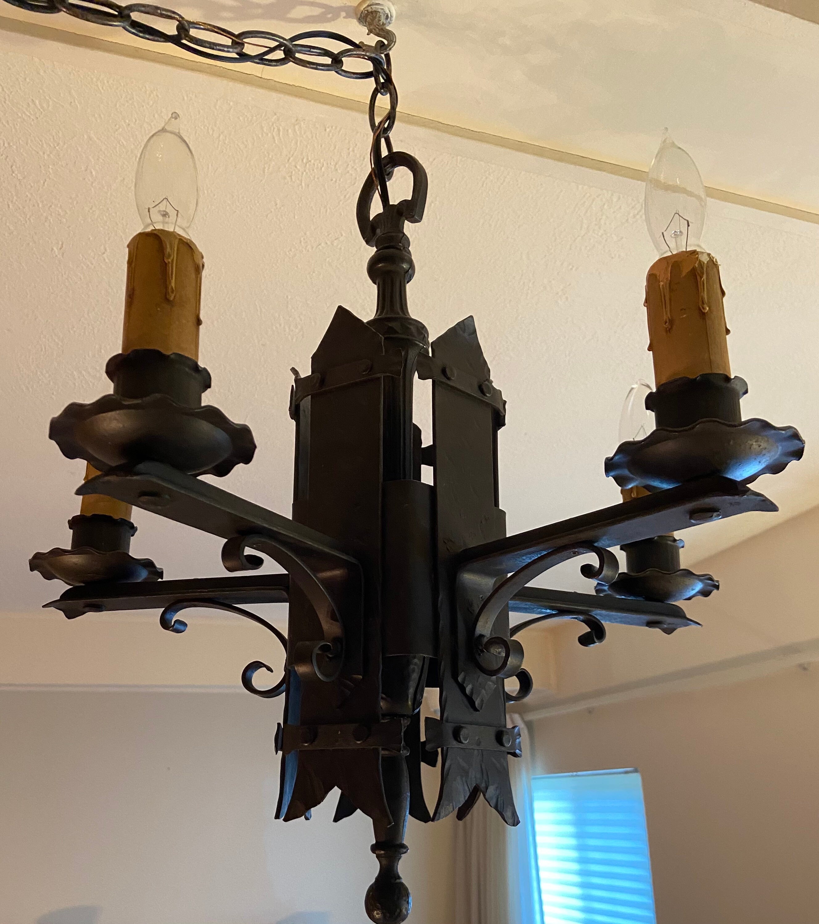 Luxury Rustic Wrought Iron Chandelier E14 Candle Black