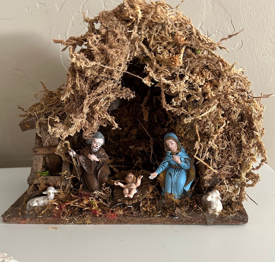 Italy Made Creche/vintage Christmas Nativity Scene. Includes Mary and ...
