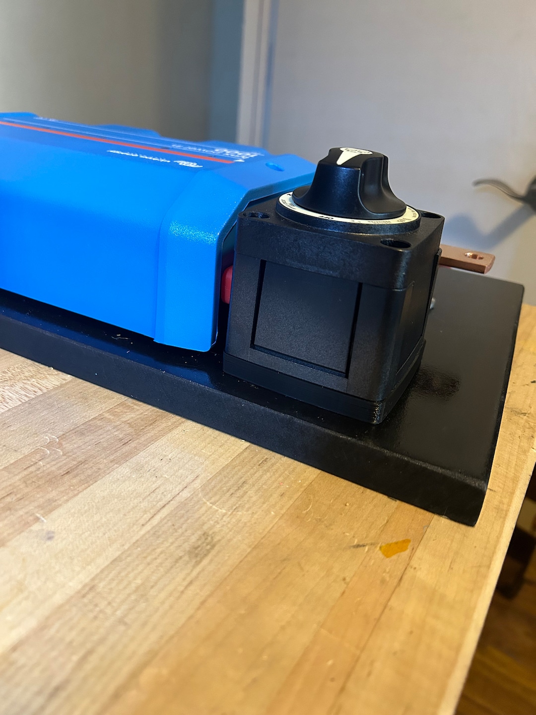 Victron Energy Lynx Distributor / Power in Disconnect Spacer for Blue ...