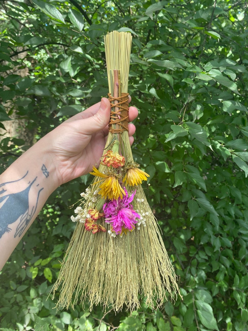 Floral Whisk Broom, Floral Broom, Besom, Witchy Home Decor, Witches ...