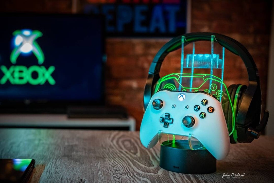 Illuminated Xbox Acrylic Stand: Color Changing LED Controller & Headset ...