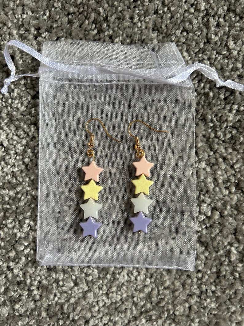 Olivia Rodrigo Earrings / Purples Stars / Golden Hook Chain Earring ...