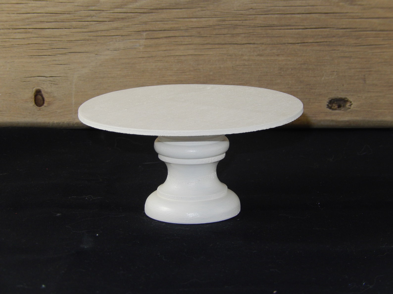 CREAM/IVORY- Pedestals/risers for Displays, Risers for Small Items ...
