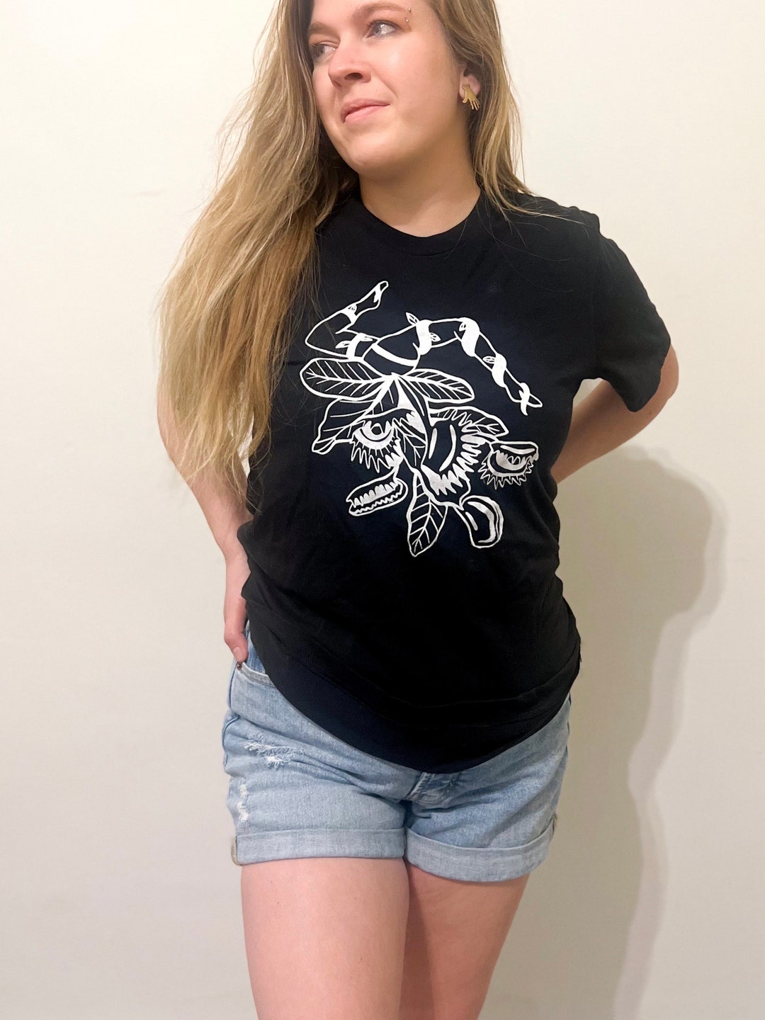 Black Venus Fly-trap Pin-up Tee - Etsy