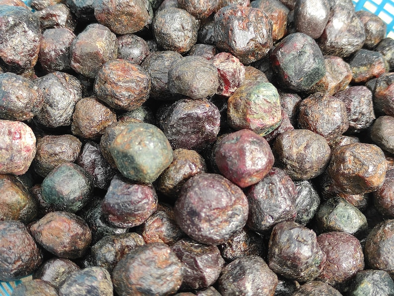 Raw Garnet Chunks Red Garnet Stone Raw Garnet Loose Stone - Etsy
