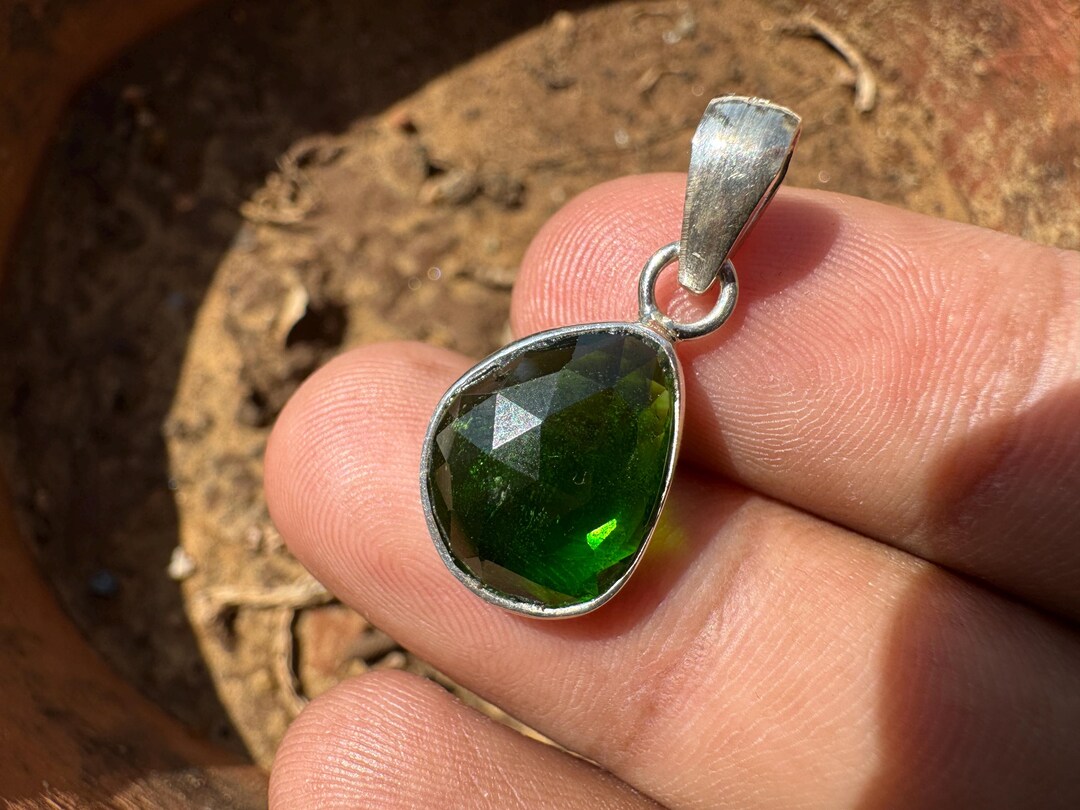 CHROME DIOPSIDE Pendant - Rare Chrome Diopside - Chrome Diopside ...