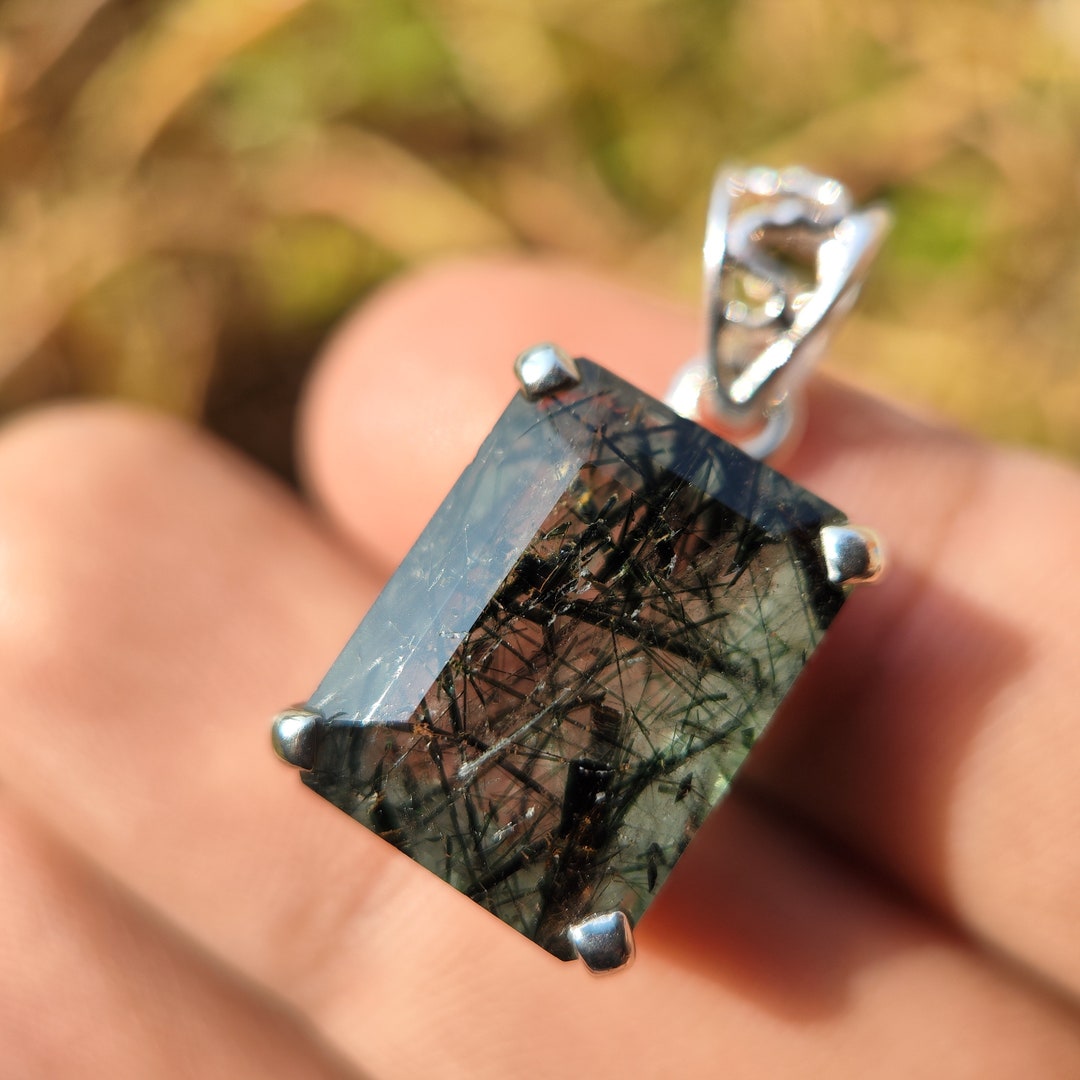 Quartz With Sagenitic Red Rutile From Brazil. Sagenite Rutile is the ...