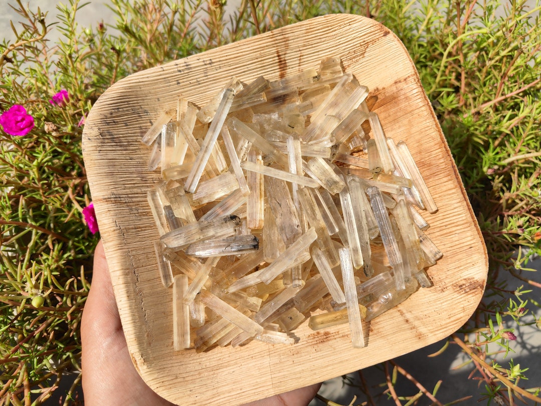 SCAPOLITE - Scapolite Raw Crystal Gemstone Natural Scapolite Yellow ...