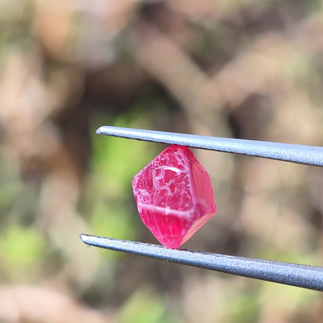 Red SPINEL Raw Crystal From Burma - Pigeon Red Raw Spinel - Octahederal ...