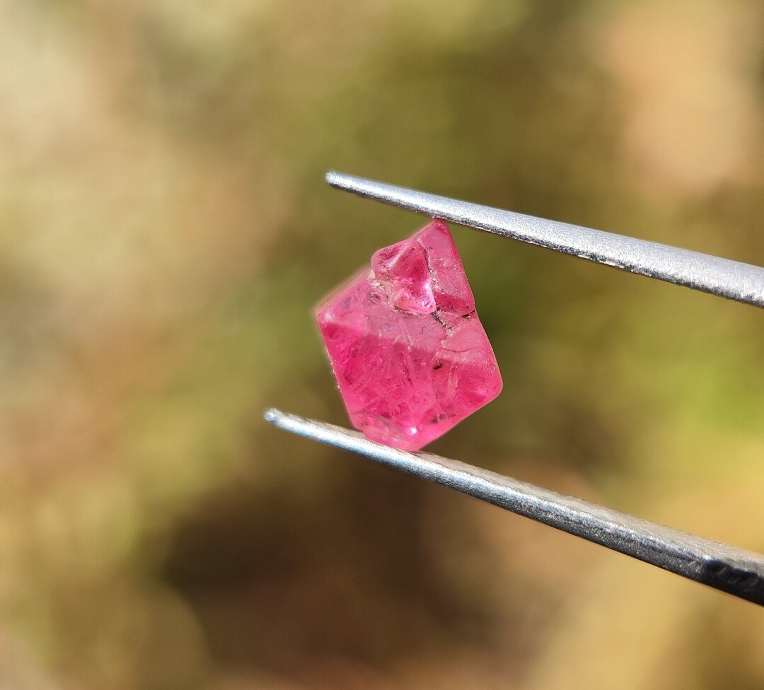 Red SPINEL Raw Crystal From Burma - Pigeon Red Raw Spinel - Octahederal ...