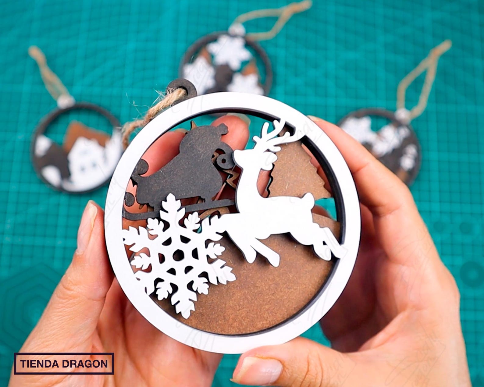 Esferas Navideñas en 3 Capas SVG, Decoración para el árbol, Adorno ...