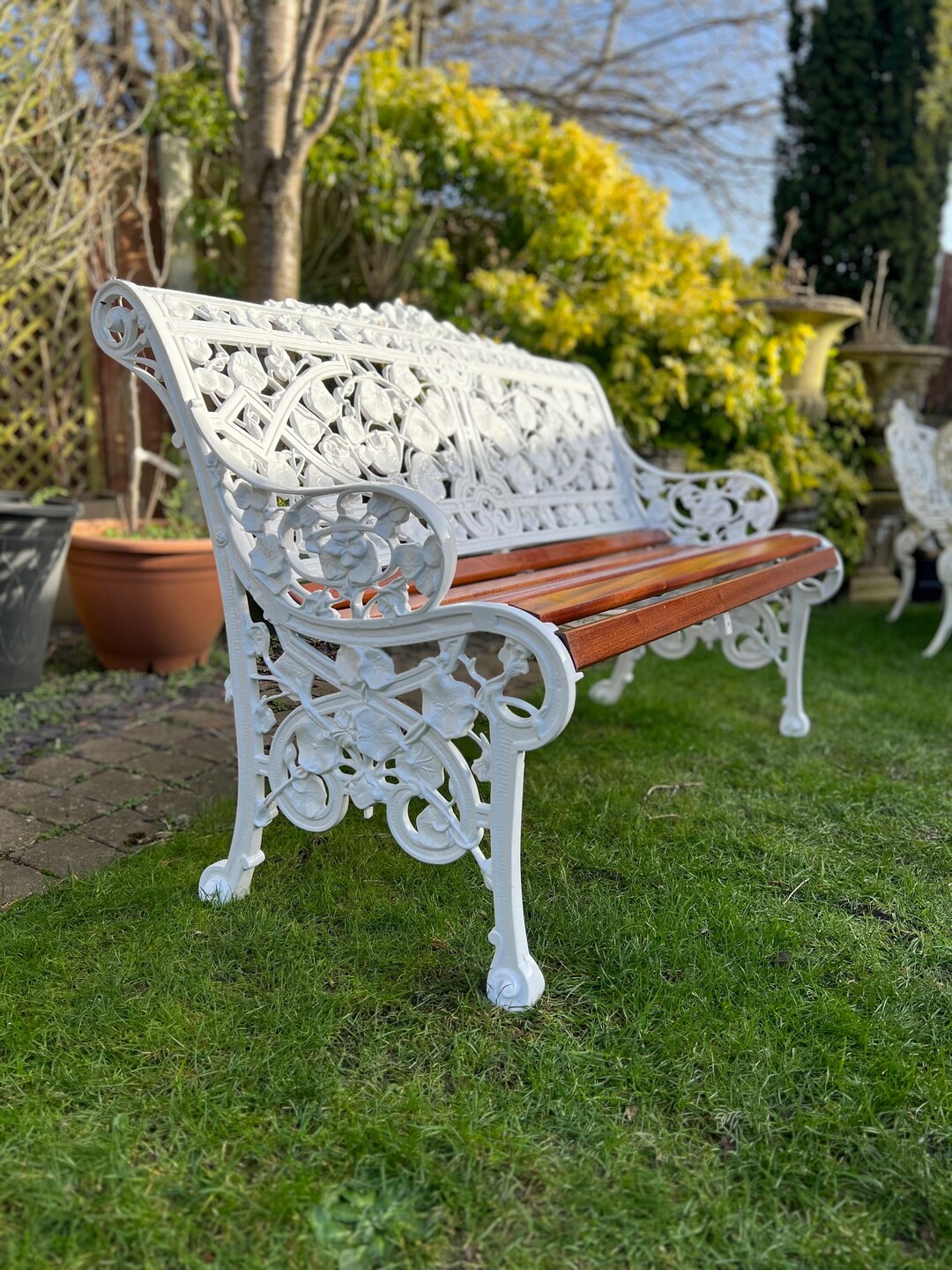 Coalbrookdale Nasturtium Garden Bench in Green With Sapele Slats - Etsy