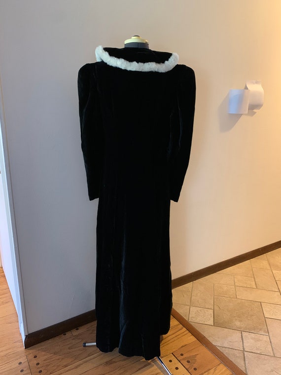 1920's Velvet, Satin fur trim Coat, Cloak, Labeled w/… - Gem