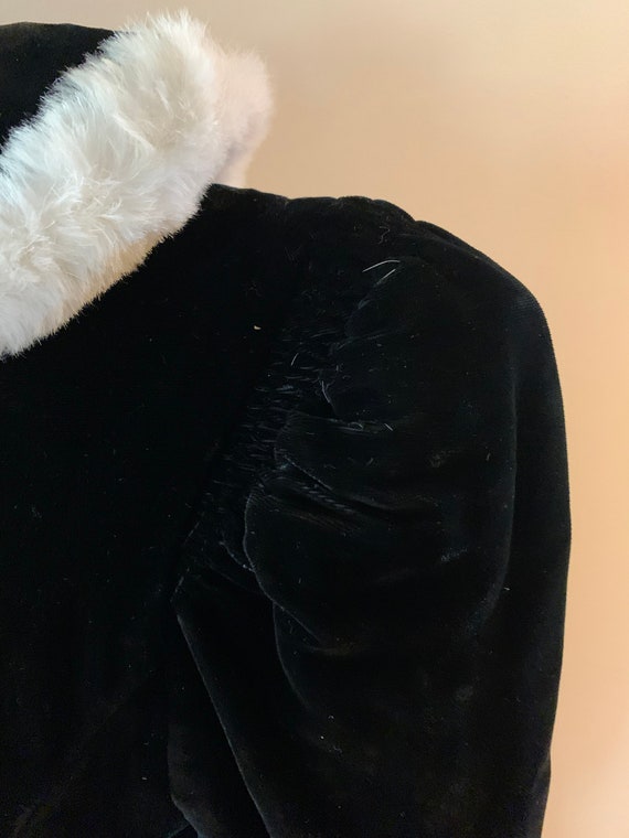 1920's Velvet, Satin fur trim Coat, Cloak, Labeled w/… - Gem