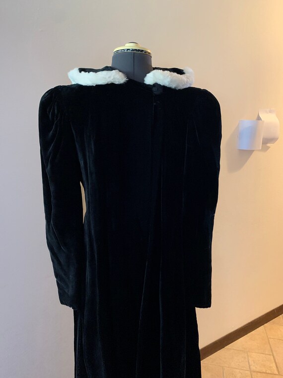1920's Velvet, Satin fur trim Coat, Cloak, Labeled w/… - Gem