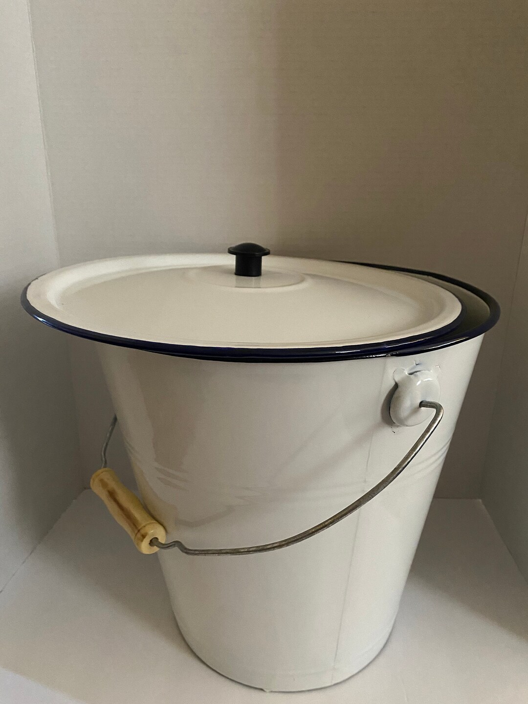 Bokit (bucket) Enamel White With Lid. 12in Tall and 12in Rim to Rim - Etsy
