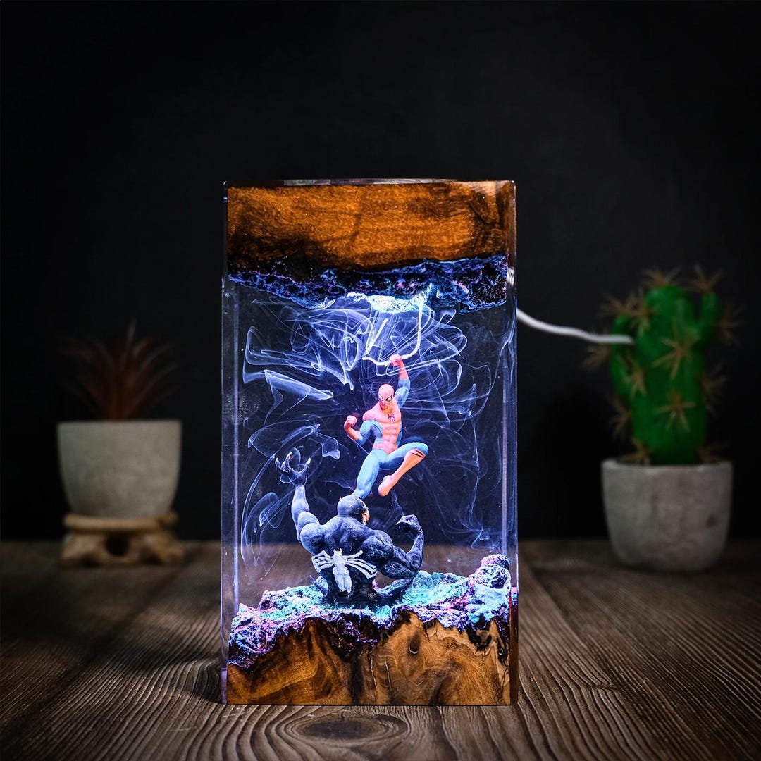 Spiderman Vs Venom Resin Lamp | Marvel Hero LED Light | Epic Battle ...