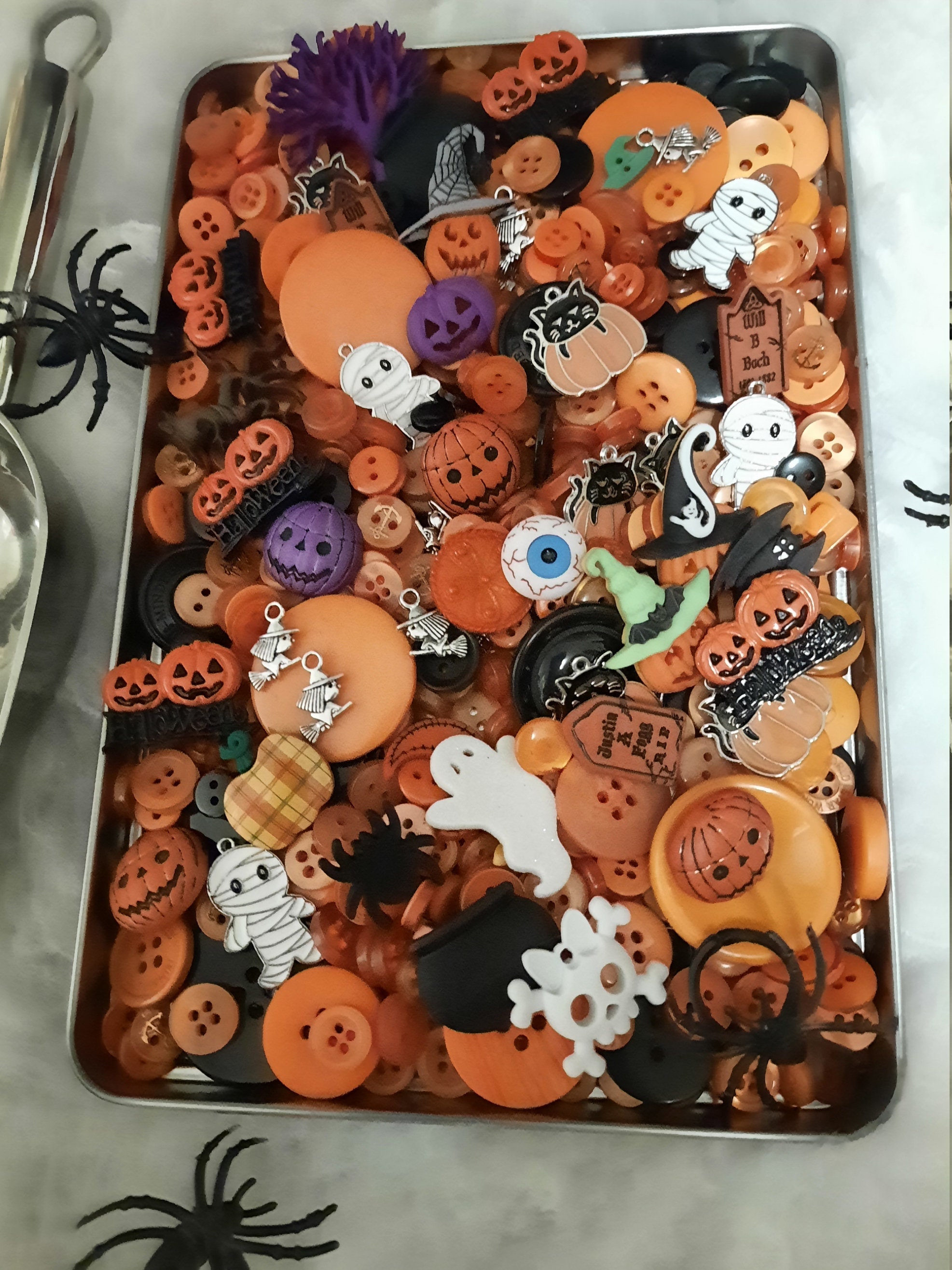 50g Mixed Bag of Spooky Halloween Buttons. - Etsy