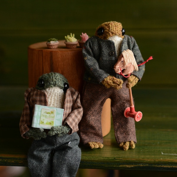 Frog and Toad Plush - Etsy
