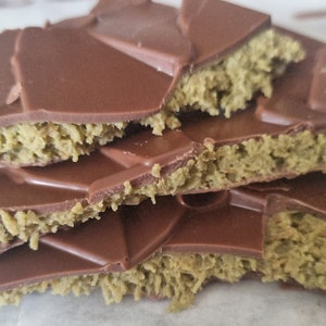 Handmade Large Kunafa/ Knafeh Pistachio Belgian Milk Chocolate Bar ...