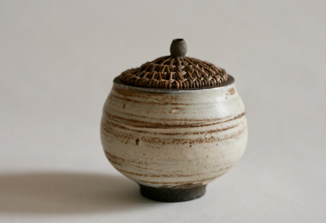 Handmade Ceramic Cream Jewelry Box | Woven Pine Needle Lid | Japanese ...