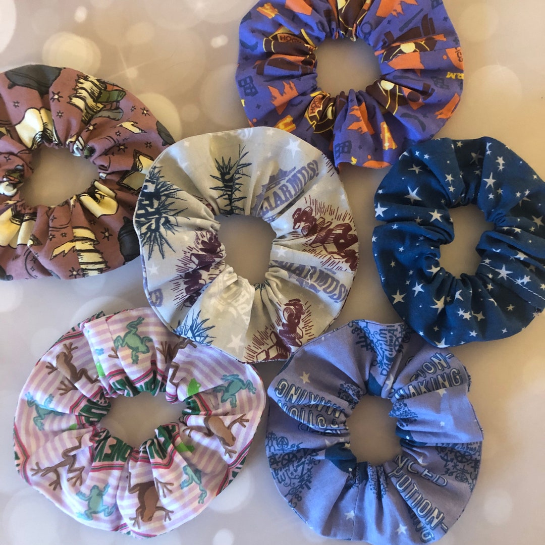 Harry Potter Hogwarts Scrunchie, Cute Scrunchies, Themed Hair Ties - Etsy