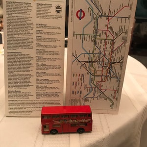 Remembrances of London—a 1992 London Map and London Guide Published by ...