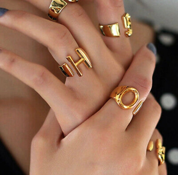 Anillos anillo inicial de oro anillo de letras gruesas | Etsy