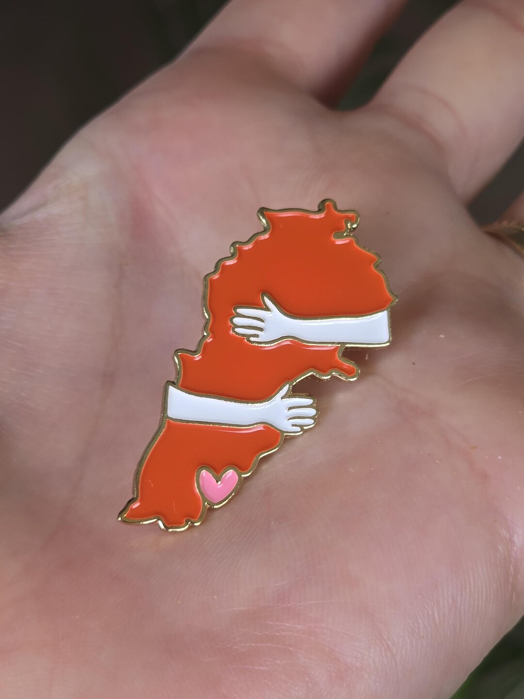 Lebanon Hug PIN | Lebanese Gift | Gold Enamel | Lebanon Pins - Etsy