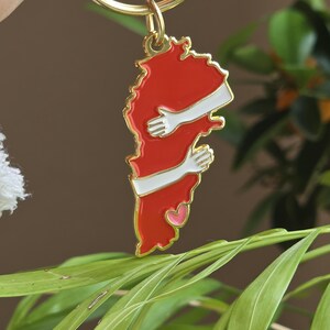 Lebanon Hug Keychain | Lebanese Gift | Gold Enamel | Lebanon Keychain ...