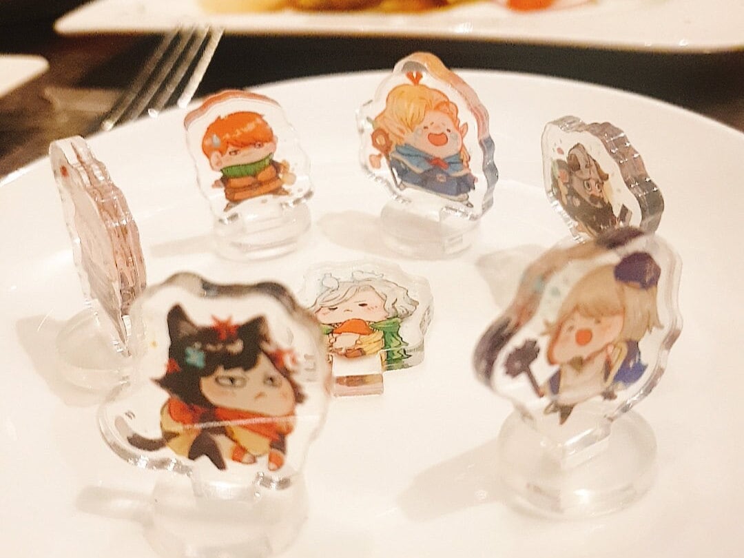 Dungeon Meshi Acrylic Mini Standees GLITTER VERSION RESTOCK - Etsy