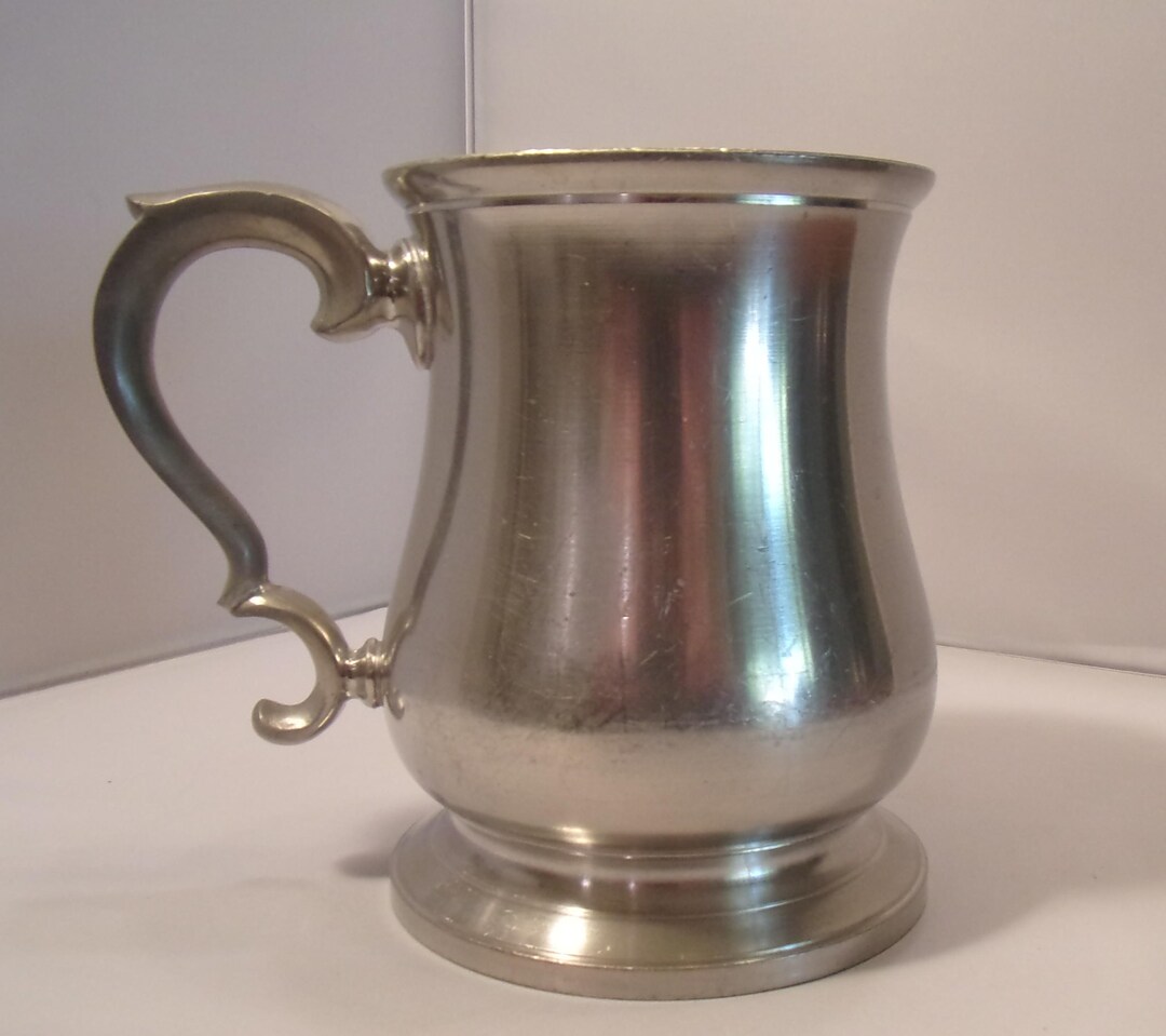 A Pint Size English Vintage Crown and Rose Cast Pewter Beer Ale Tankard ...