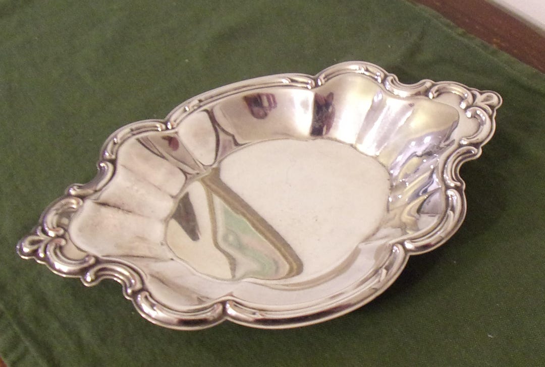 Small Vintage International Silver Company Silverplate Serving Dish 9 ...