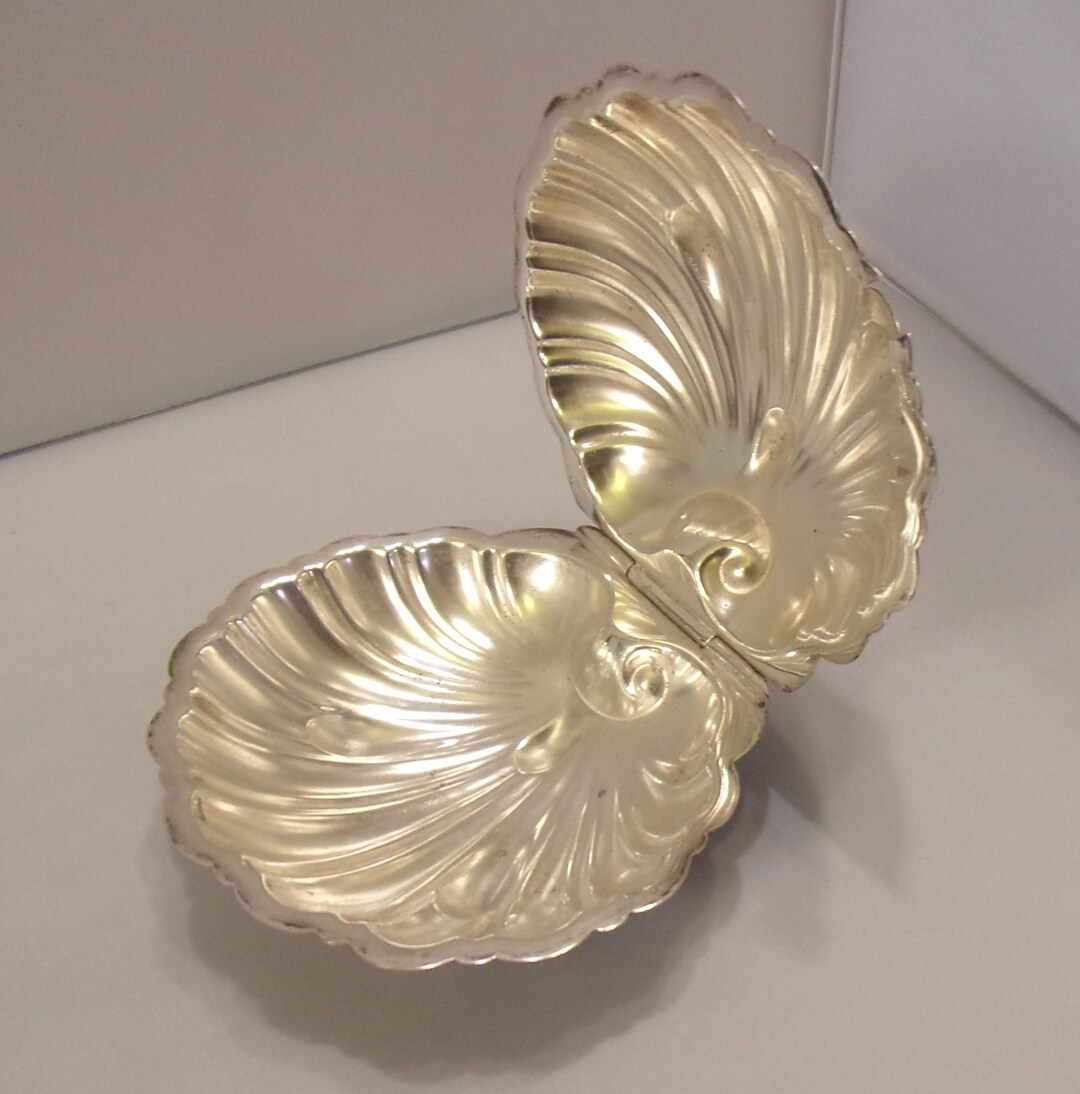 English Barker Brothers Birmingham Silverplate Scallop Shell Covered ...