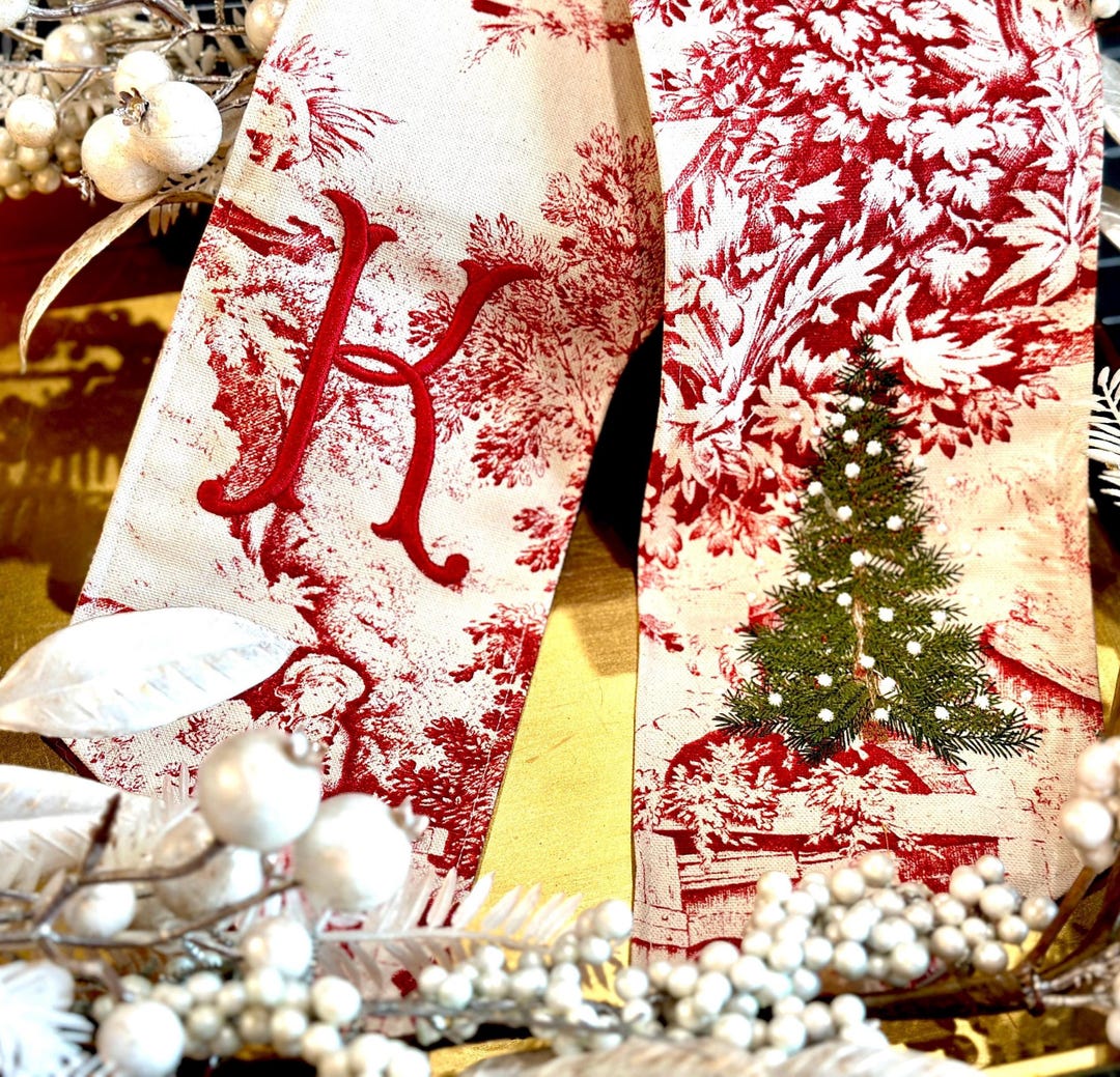 Red Toile Christmas Wreath Sash: Custom Monogram Winter Swag - Etsy
