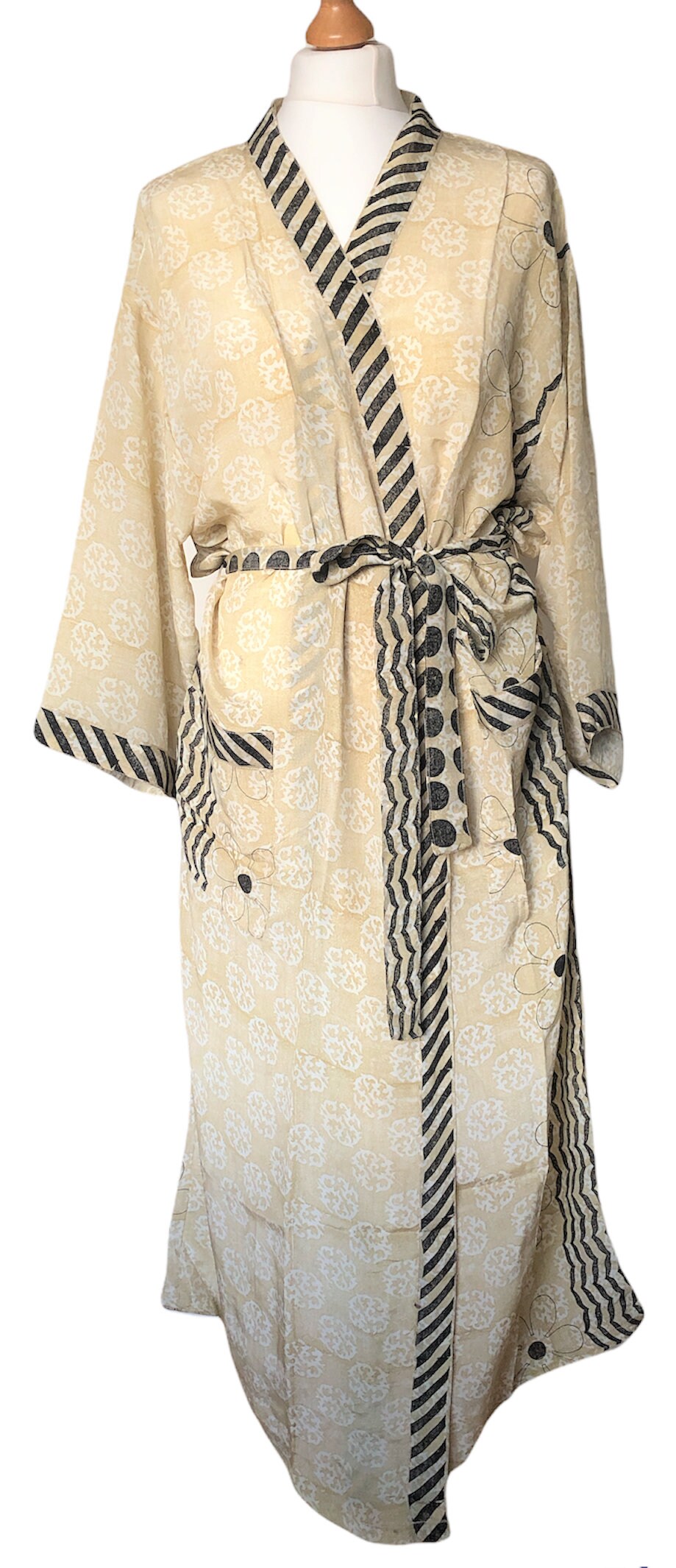 Vintage Silk Bath Robe Upcycled Silk Sari Kimono Dressing - Etsy