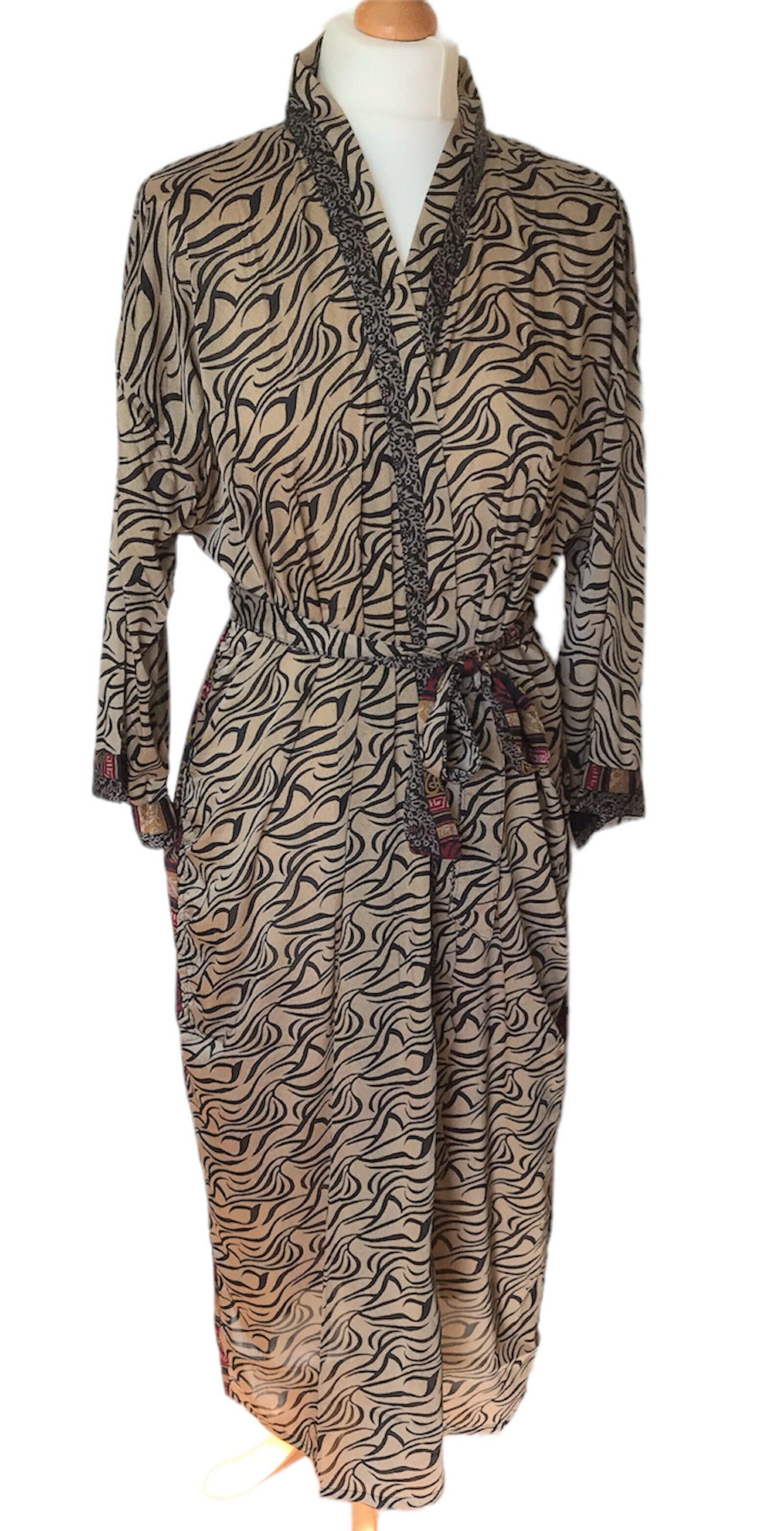 Vintage Silk Bath Robe Upcycled Silk Sari Kimono Dressing - Etsy