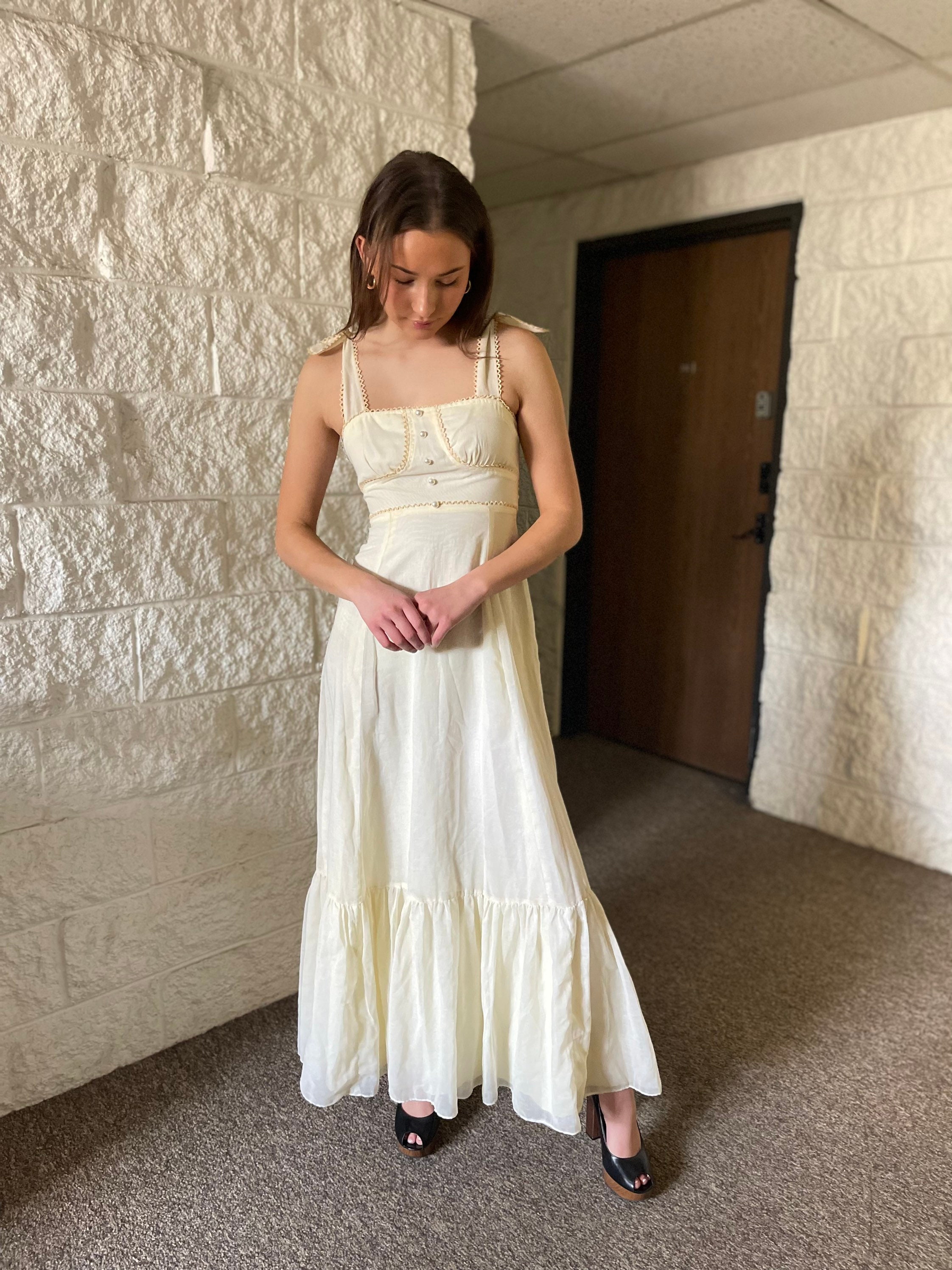 Vintage 1970s Dress Maxi Romantic Ruffle Hem Sun Dress Scalloped Trim ...