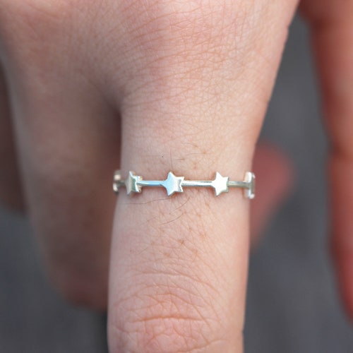 925 Sterling Silver Kiss Otter Ring - Etsy