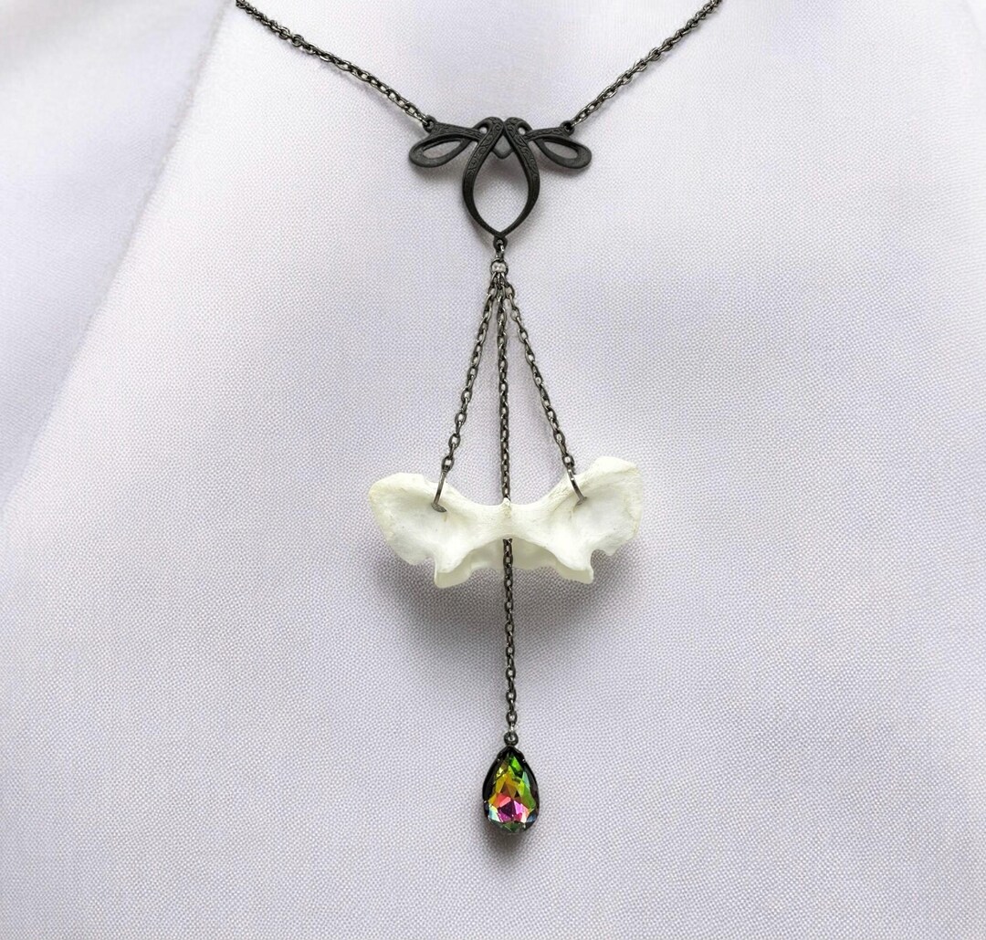Bone Jewelry, Real Bone Necklace, Oddities Jewelry, Curiosities, Atlas ...