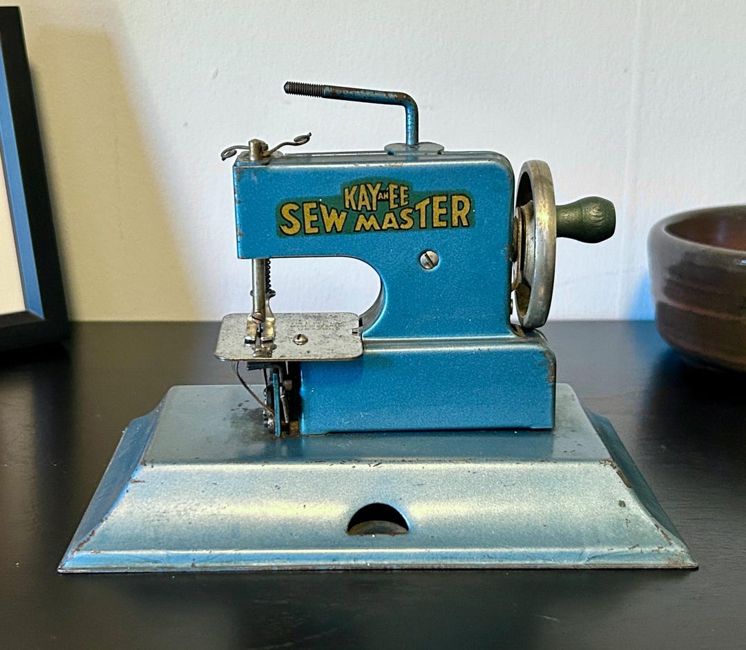 Vintage Sewing Machine, Toy Sewing Machine, Miniature Sewing Machine, KAY-EE Sew Master, Kay-ee ...