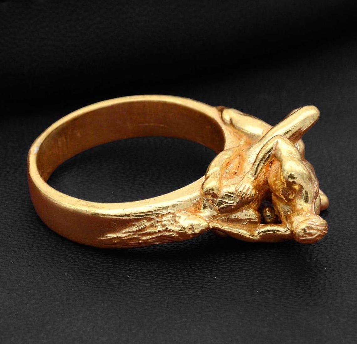 Lovers Hugging Ring - Romantic Embrace Jewelry - Couple’s Gift ...