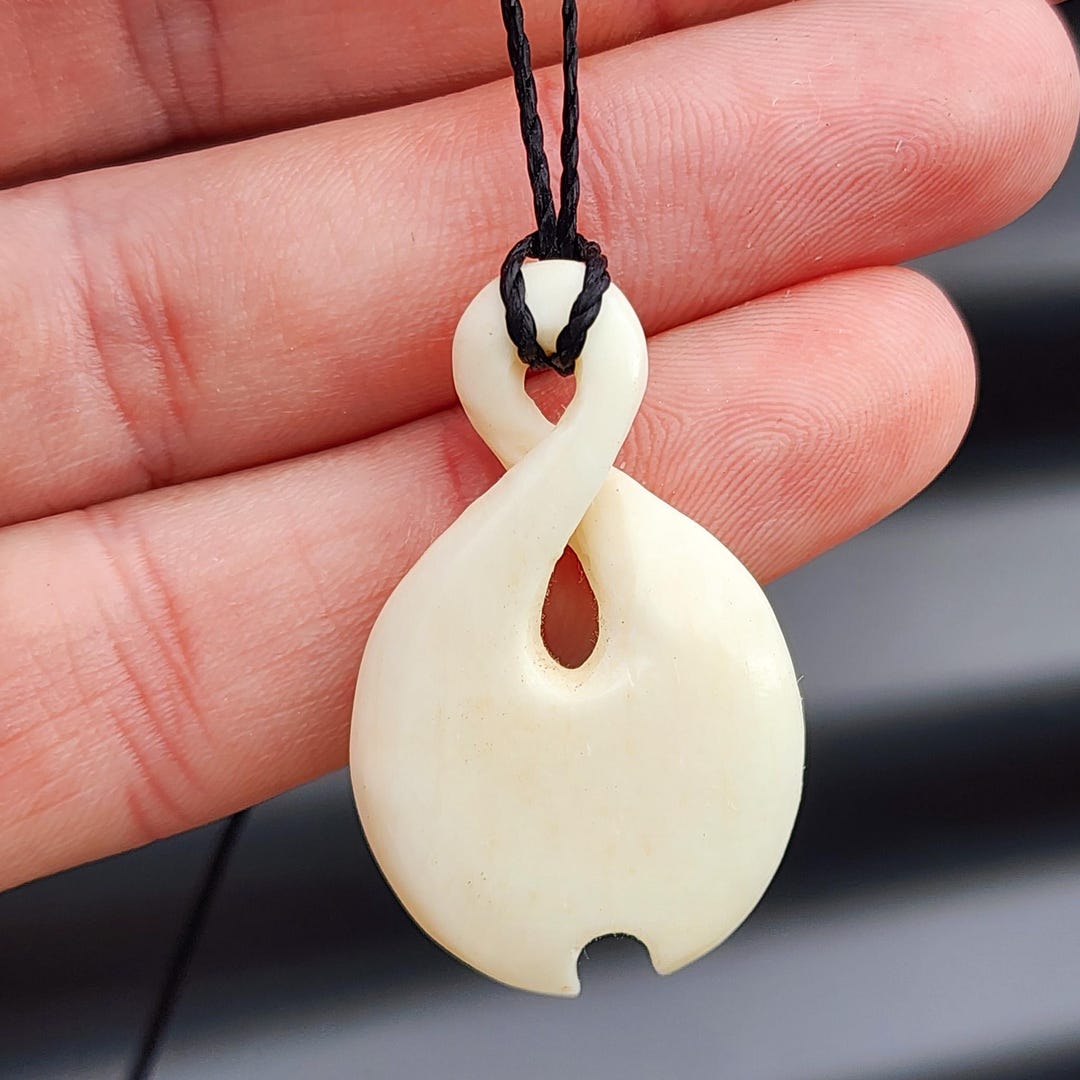 Natural Hand Carved Maori Bone Carving Pendant Necklace - Infinity Patu ...