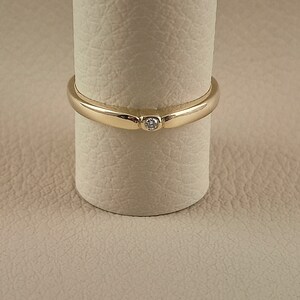 Everyday Use Simple Ring With Natural Diamond in Made of 18 Carat ...