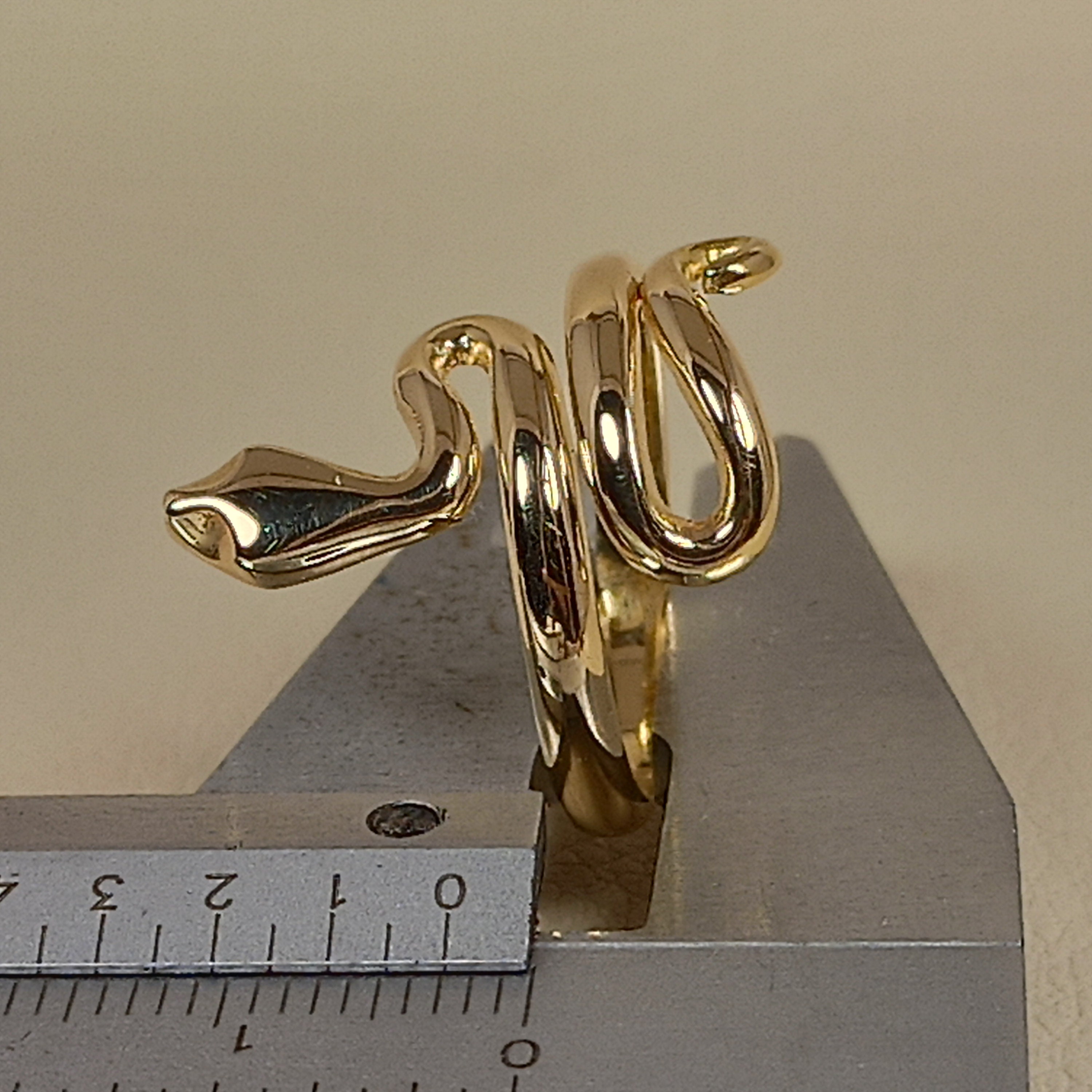 Simple elegant snake shape ring in 18 carat solid yellow | Etsy