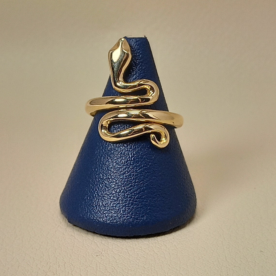 Simple elegant snake shape ring in 18 carat solid yellow | Etsy