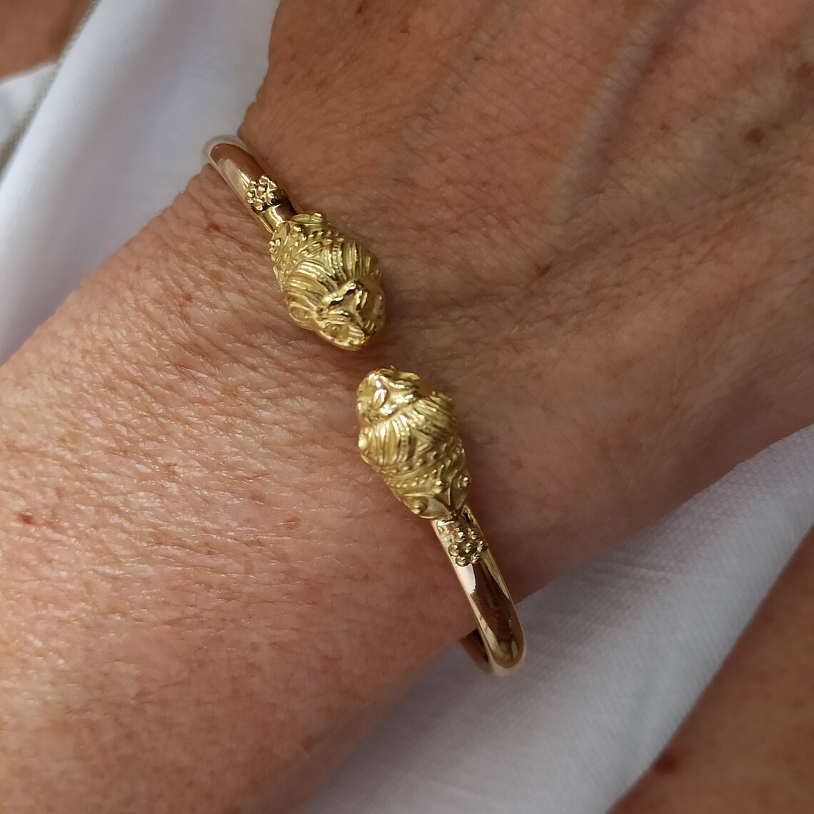 18K Yellow Gold Lion Head Bangle Bracelet, Ancient Greek Design - Etsy